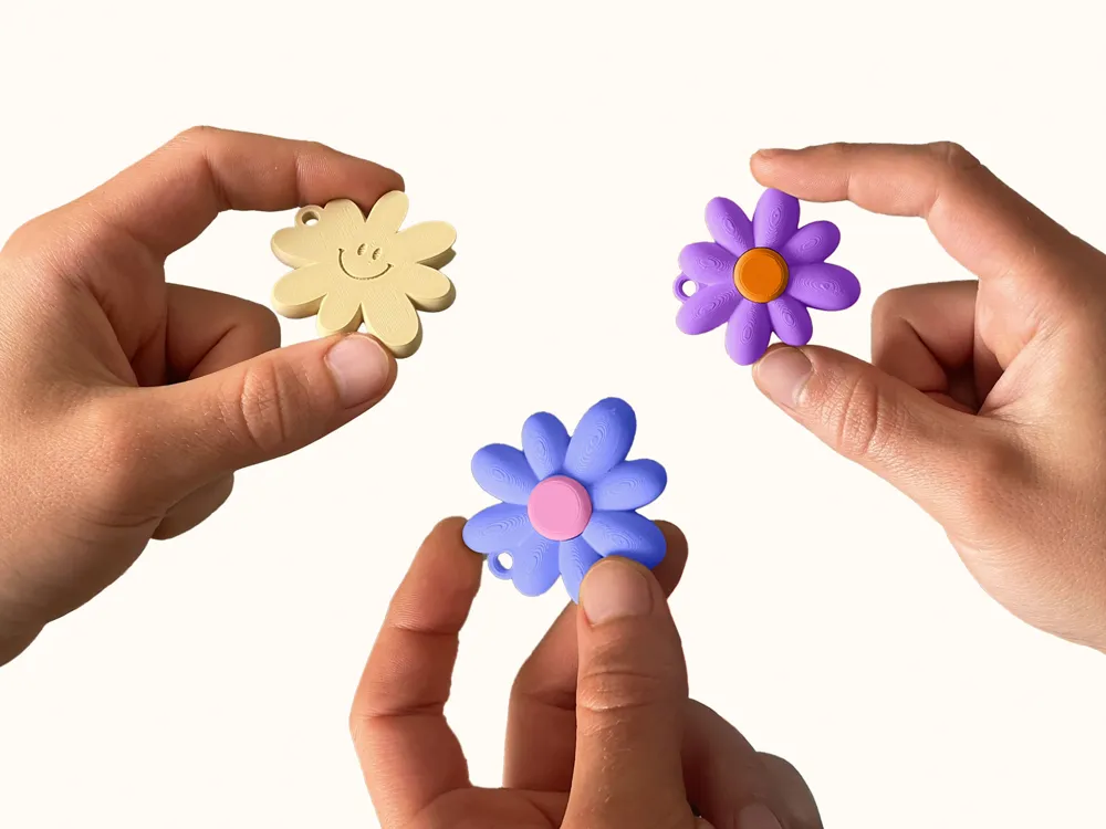 Flower Keychain Two Tone - Free 3D Print Model - MakerWorld