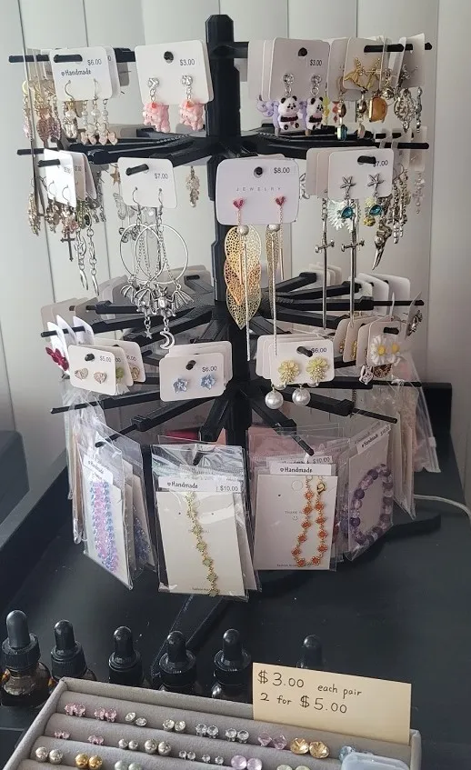 Rotating Jewelry & Small Merchandise Display Stand by RandomTangents 3D ...