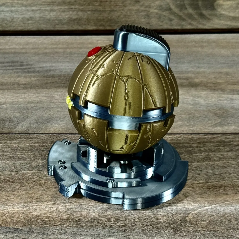 Thermal Detonator with Data Port Display - Free 3D Print Model - MakerWorld