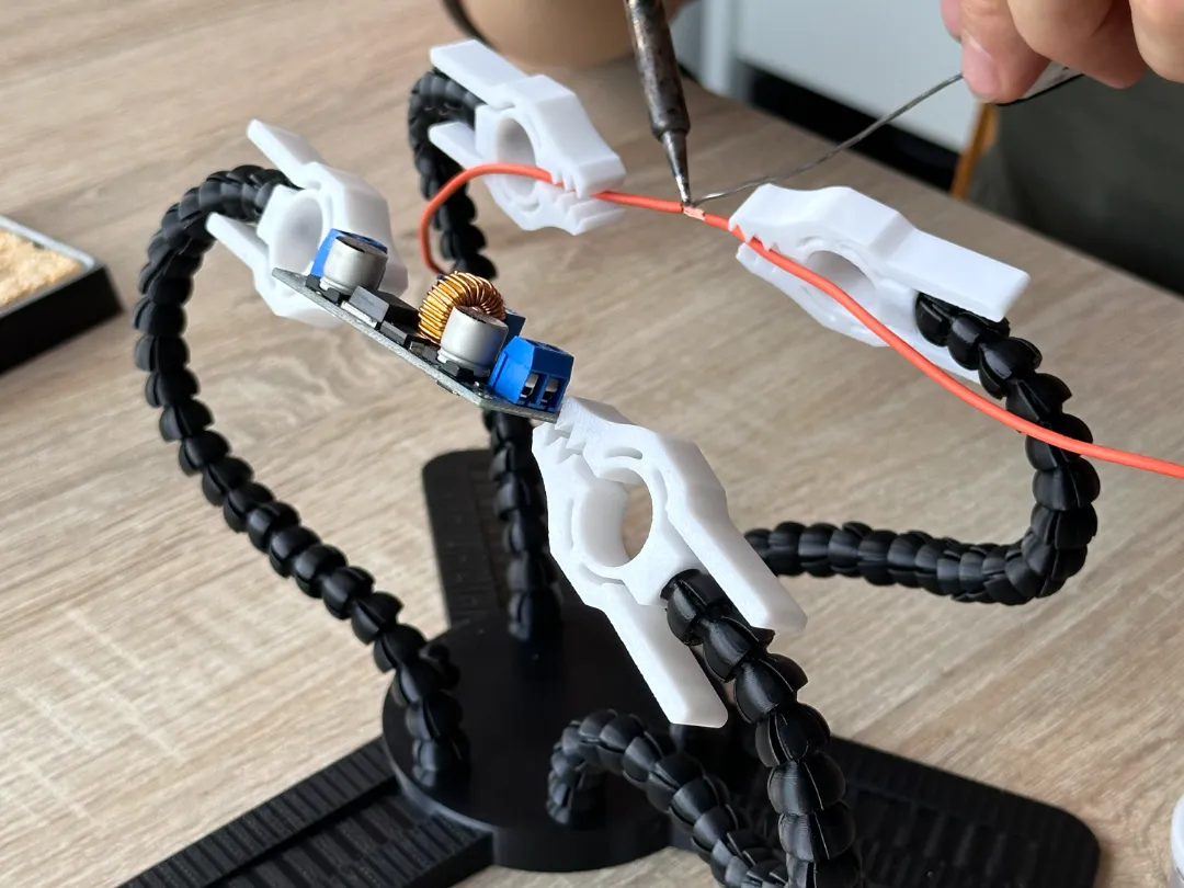 Soldering Tool Holder Flexible Arms helping hands - Free 3D Print Model ...