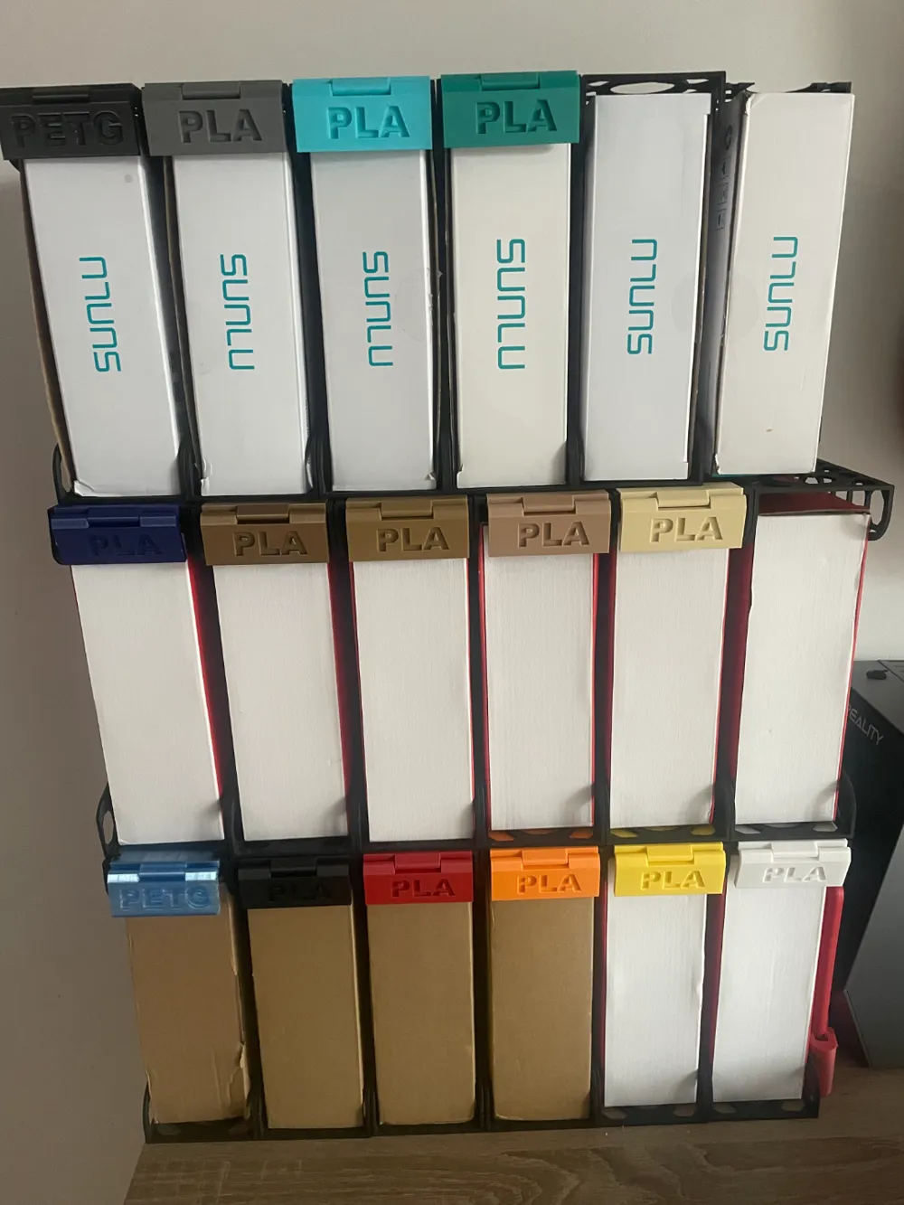 Badge (labels) filament for filament storage by I_am_wizard MakerWorld ...