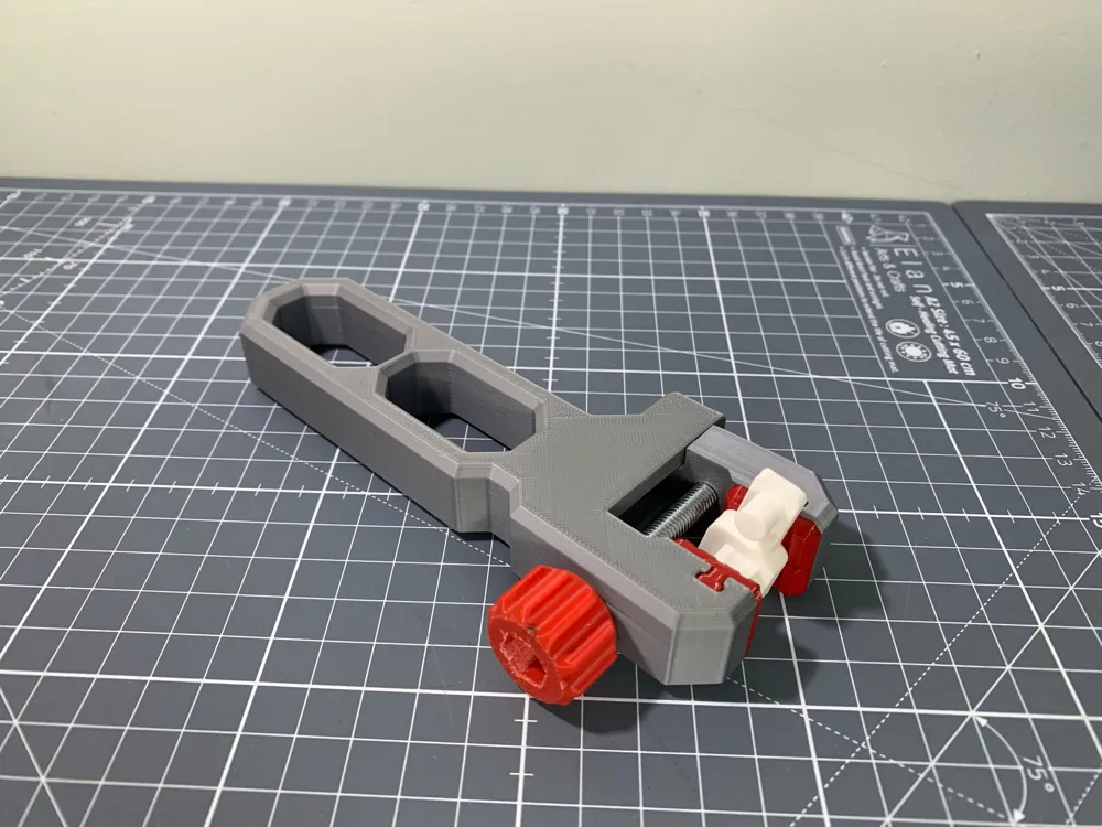 Hand Vise - Free 3D Print Model - MakerWorld