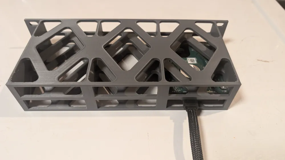 1U 2.5" 6x HDD holder for 10" Mini Rack by AdHominem - MakerWorld