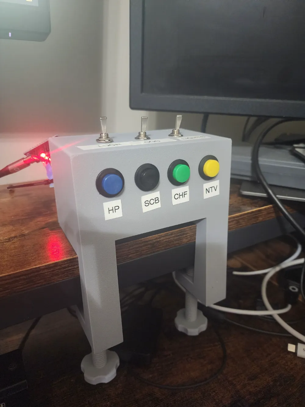 Macro Button Box - 4 button/3 switch - Free 3D Print Model - MakerWorld