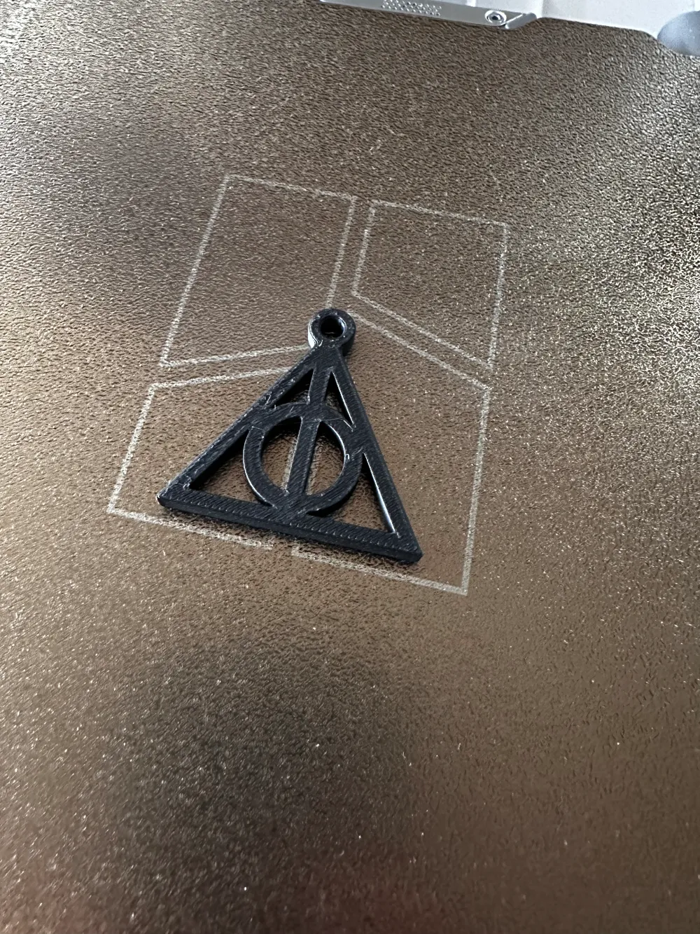 Harry Potter Deathly Hallows Key Fob Schlüsselanhänger by winni118001 ...