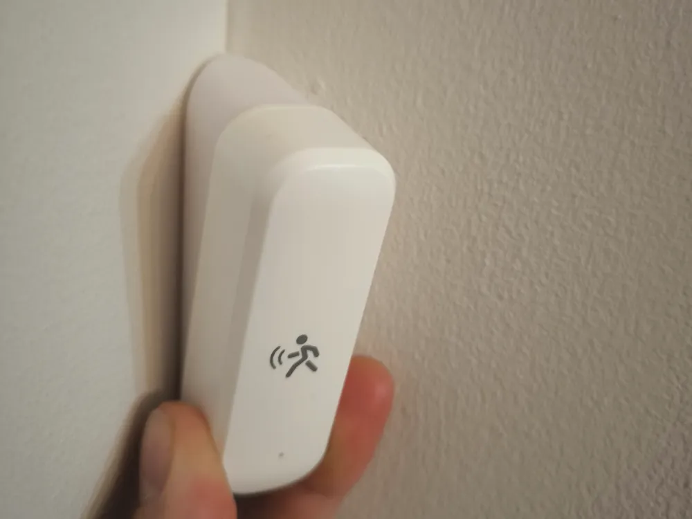 Corner angle bracket for presence sensor - Free 3D Print Model - MakerWorld