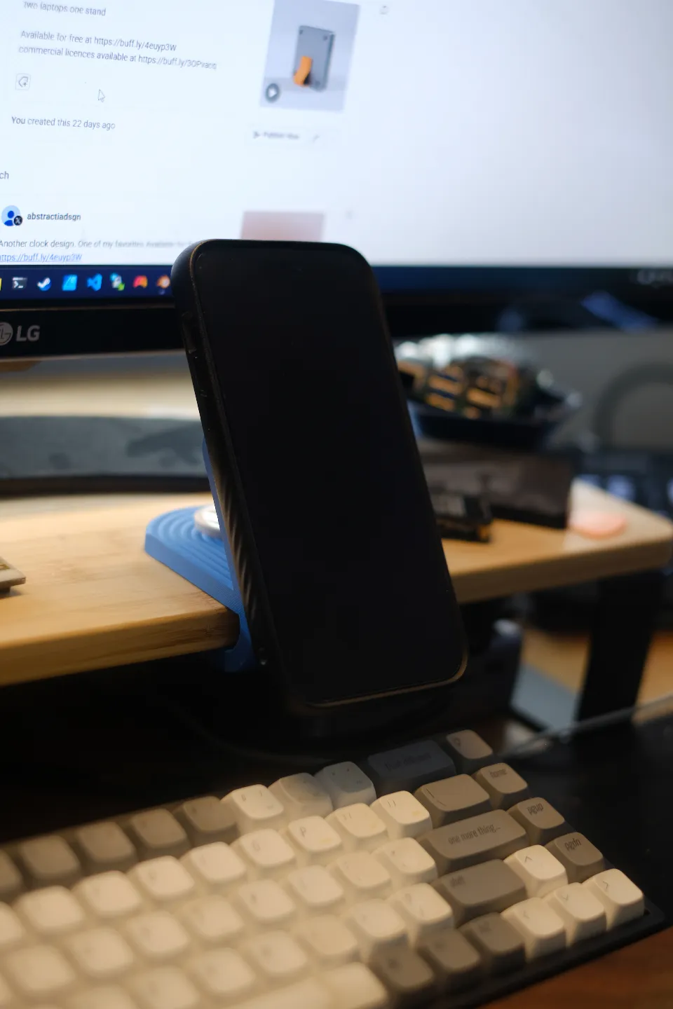 iPhone and AirPods MagSafe Charger Monitor Stand - Free 3D Print Model ...