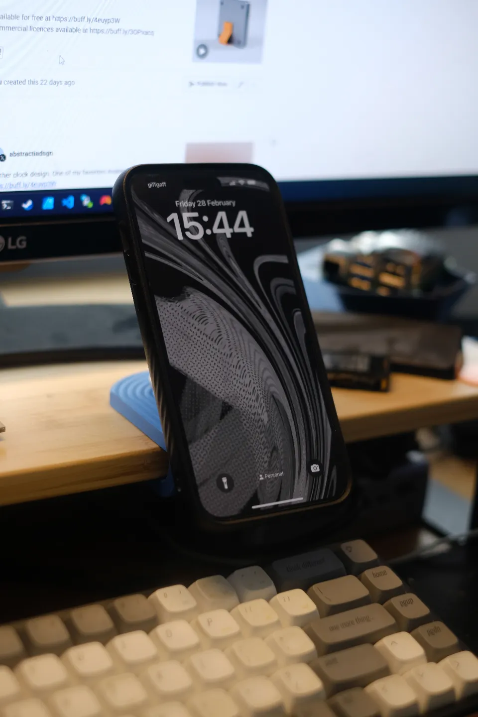 iPhone and AirPods MagSafe Charger Monitor Stand - Free 3D Print Model ...