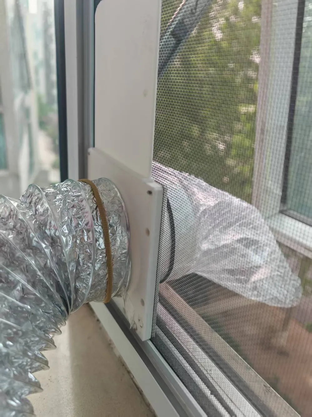 Magnetic exhaust pipe for closable screen windows, 10cm diameter by ...