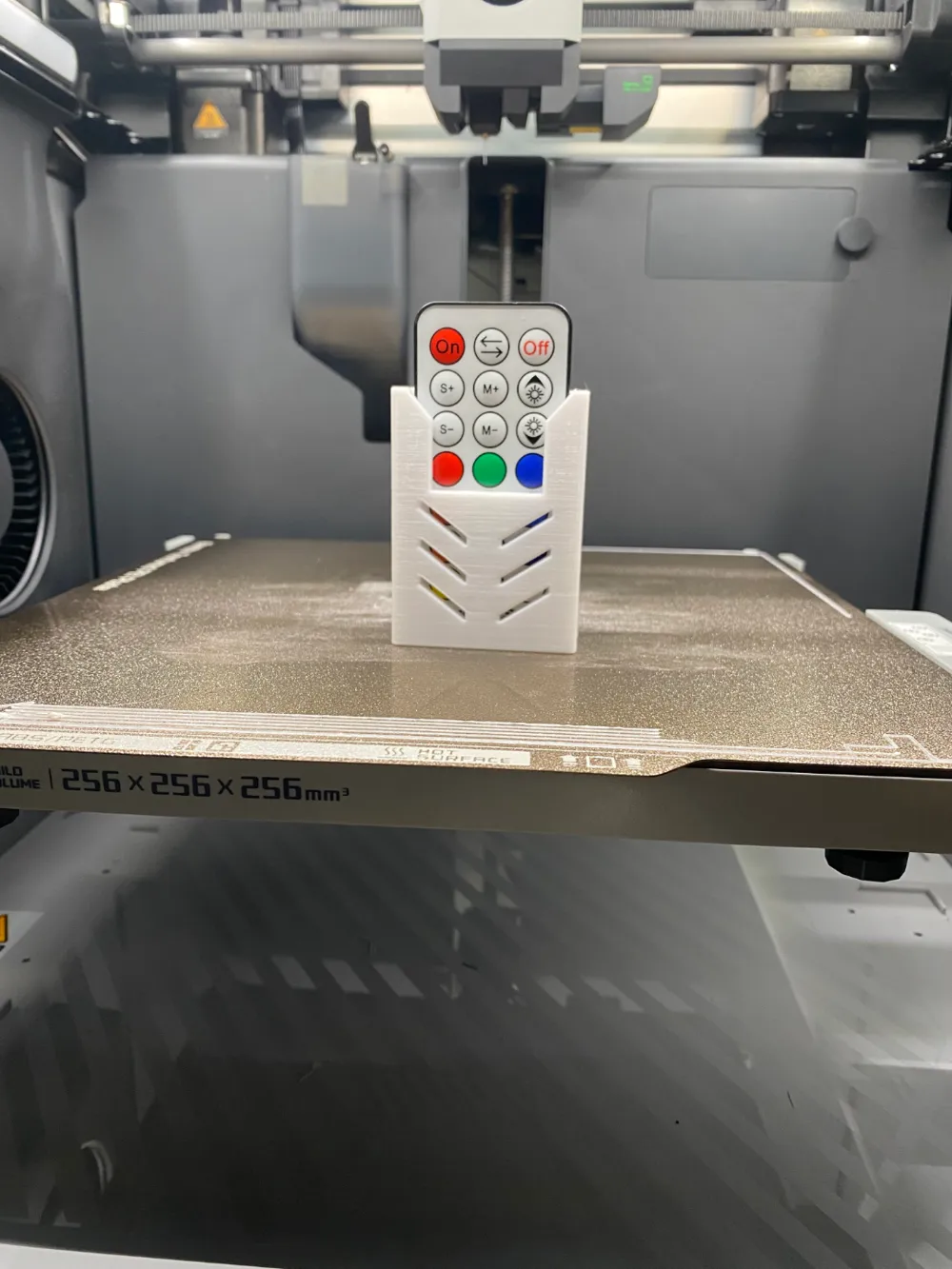 Magnet remote Caddy for a 40mm x 7mm remote. by J.paulsen - MakerWorld