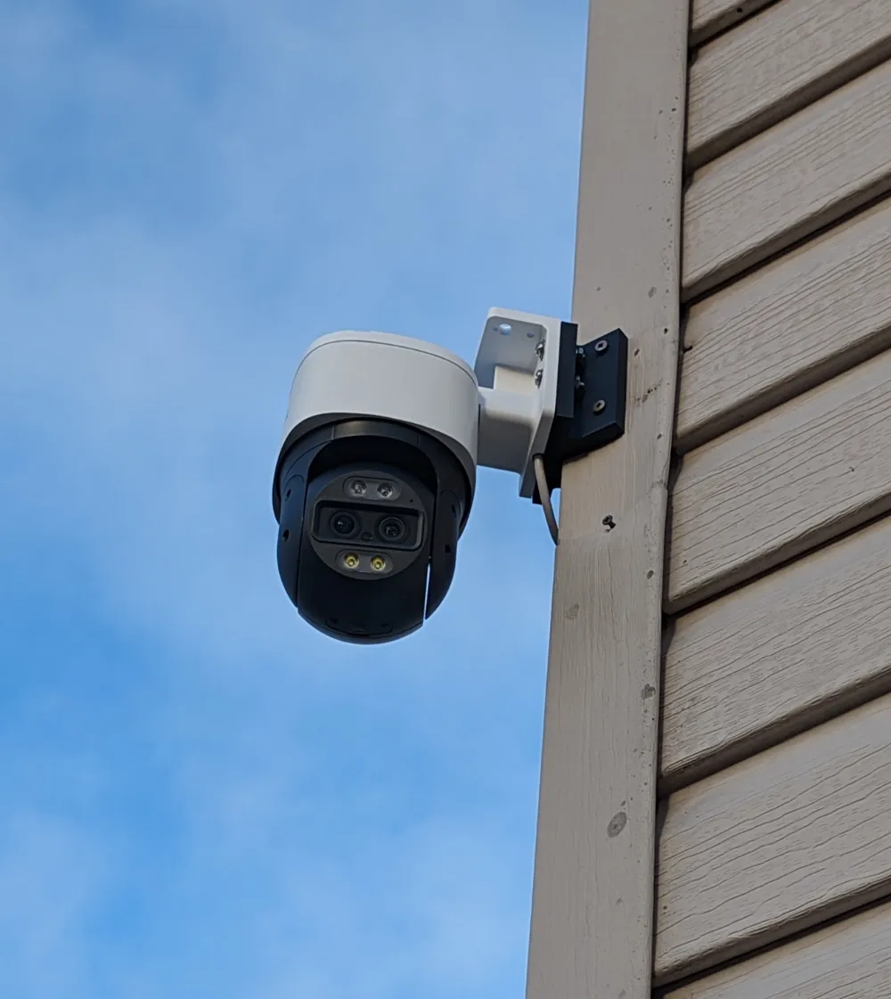 Reolink TrackMix camera corner mount by Real World Prints - MakerWorld