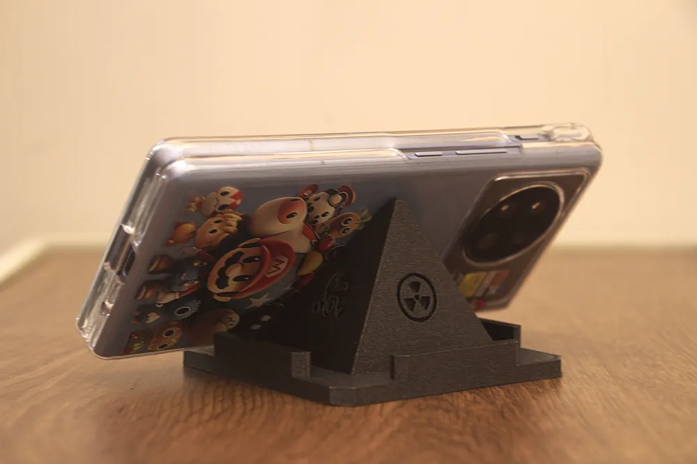 Pyramid Phone Stand - Resident Evil Edition by CaiCai - MakerWorld