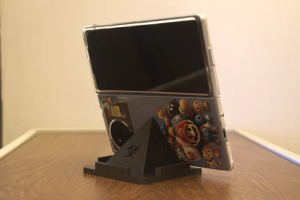 Pyramid Phone Stand - Resident Evil Edition by CaiCai - MakerWorld
