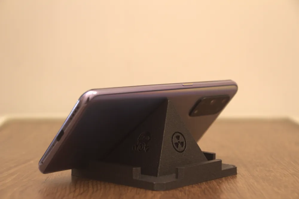 Pyramid Phone Stand - Resident Evil Edition by CaiCai - MakerWorld