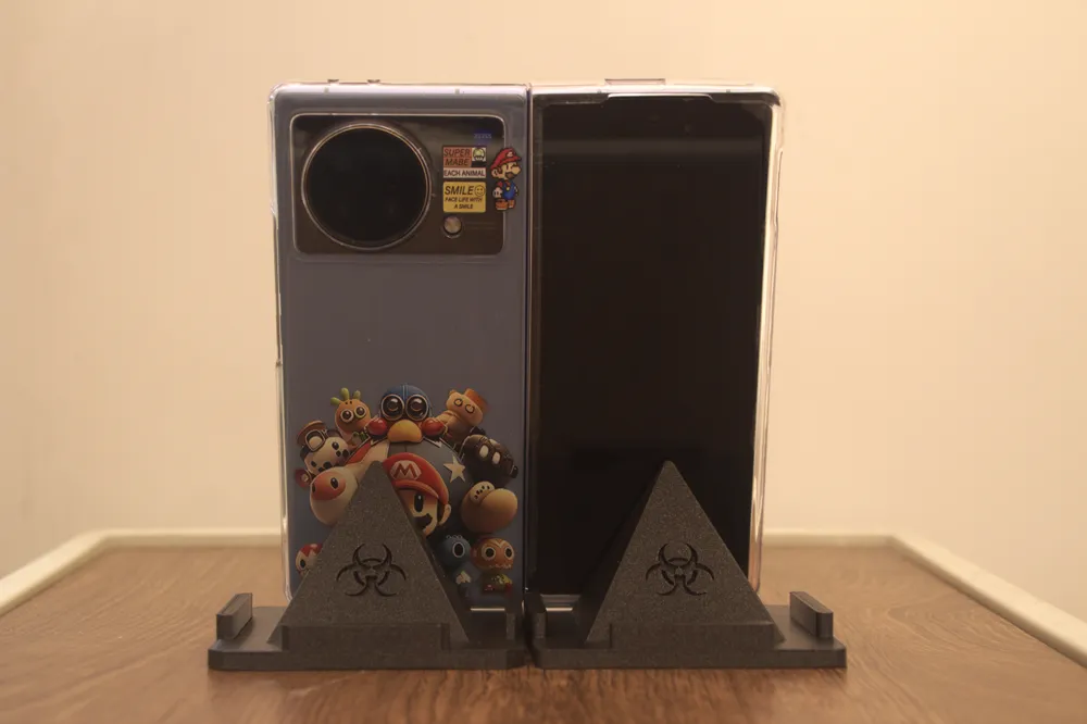 Pyramid Phone Stand - Resident Evil Edition by CaiCai - MakerWorld