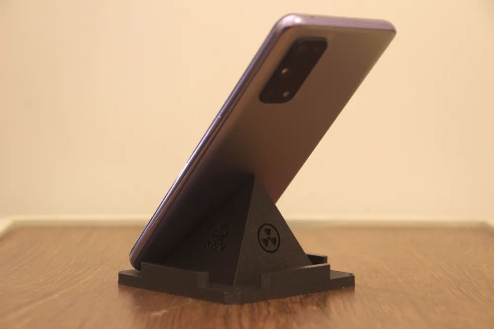 Pyramid Phone Stand - Resident Evil Edition by CaiCai - MakerWorld