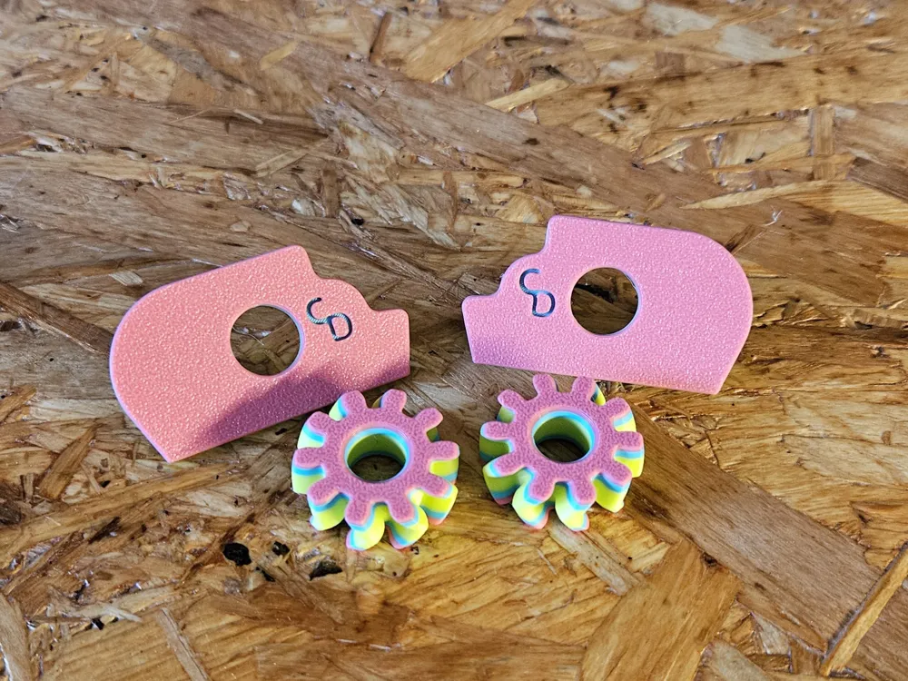 The Gearbox / Helix Fidget toy gears spinner by Caziuz Designs ...