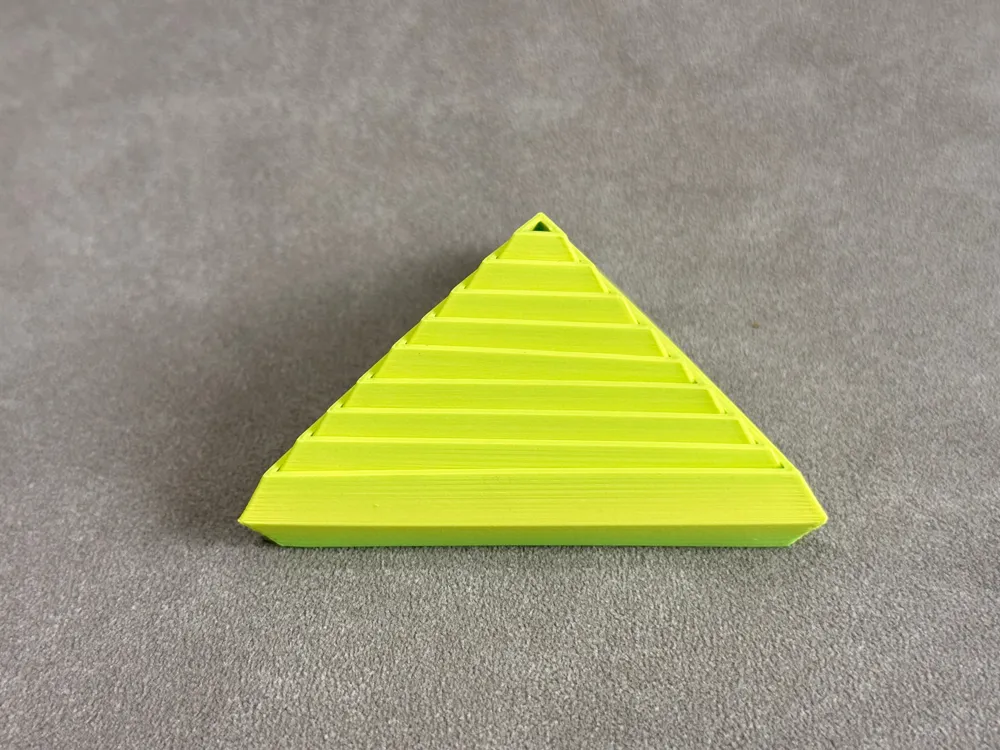 Pyramid Triangle Fidget by Helena MakerWorld: Download Free 3D Models