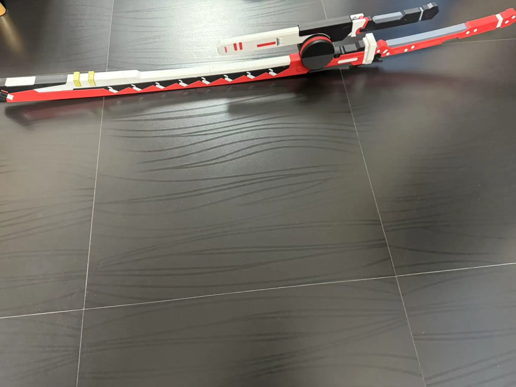 Warframe: Lucia Crimson's exclusive weapon, Yuhang, cosplay prop by ...