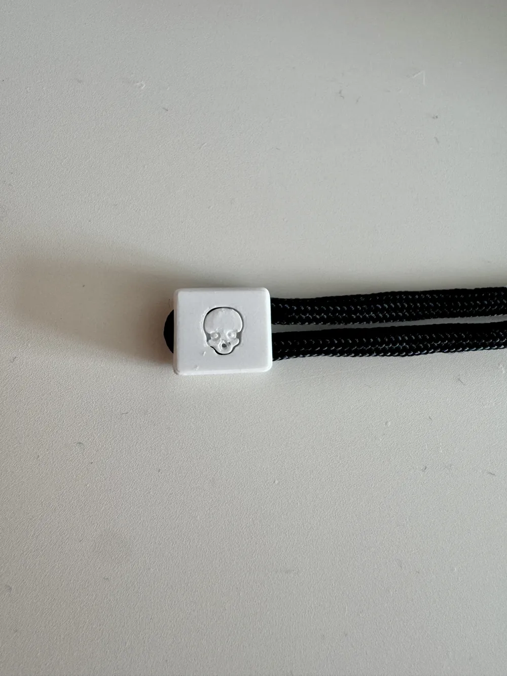 Memento Mori – EDC Paracord Zipper Pull - Free 3D Print Model - MakerWorld