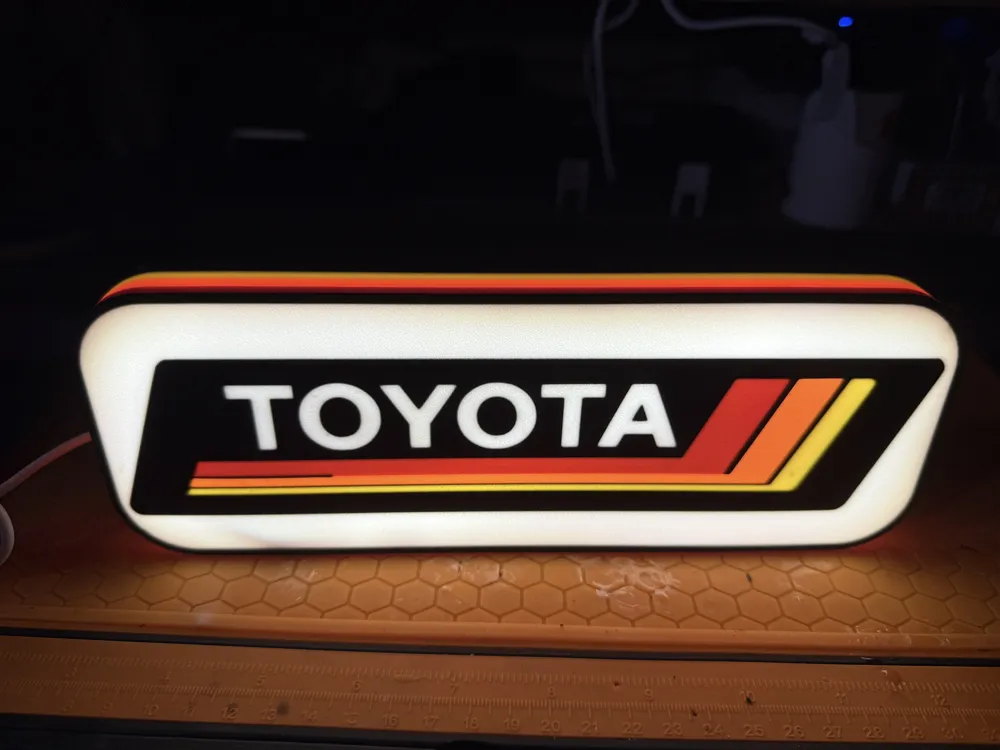 Logo Toyota Classique - Lampe et Art Mural par zerocool MakerWorld : Téléchargez des Modèles 3D ...