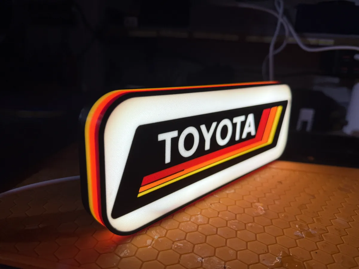 Caixa de luz e arte de parede com o logotipo clássico da Toyota por zerocool MakerWorld: Baixe ...