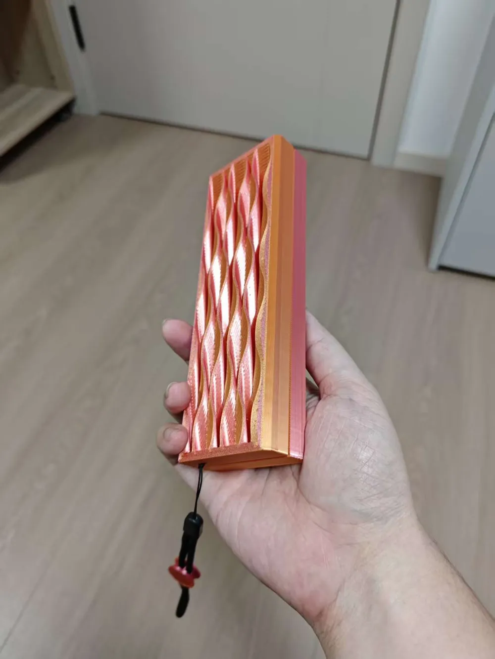 PLA Silk parametric wave pattern pencil case - Free 3D Print Model ...
