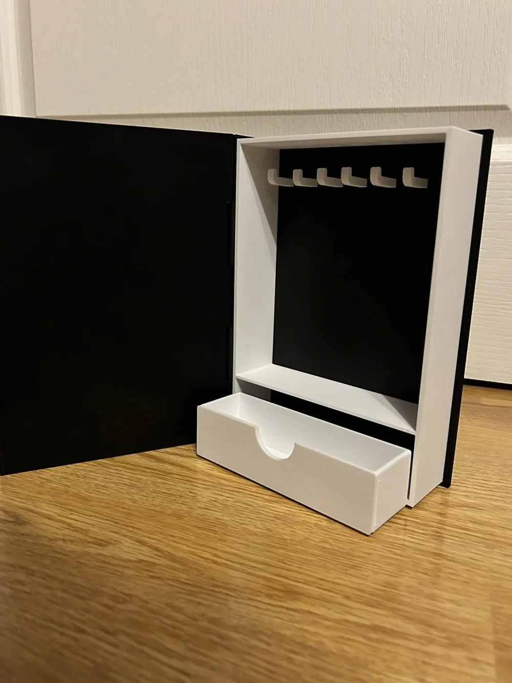 Portagioie a Forma di Libro Gotico con Cassetto Segreto - Modello di ...