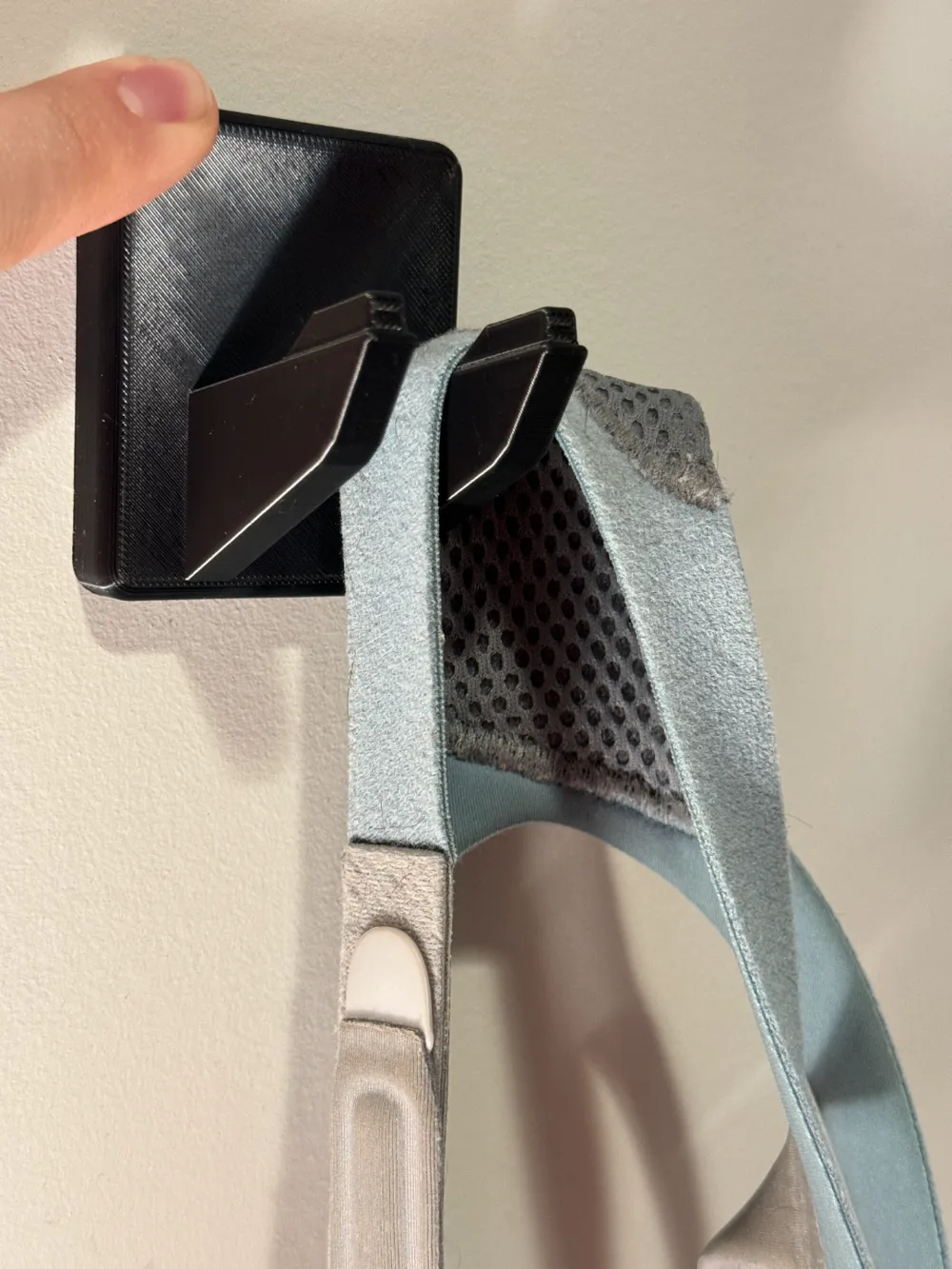 CPAP Hose & Mask Wall Mount (Multiple Variants) by barbasnoo - MakerWorld