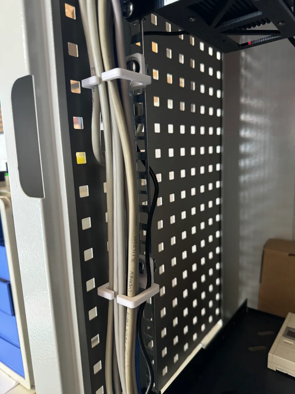Kabelführung / Rack Cable / Serverschrank / Cable Managment by ...