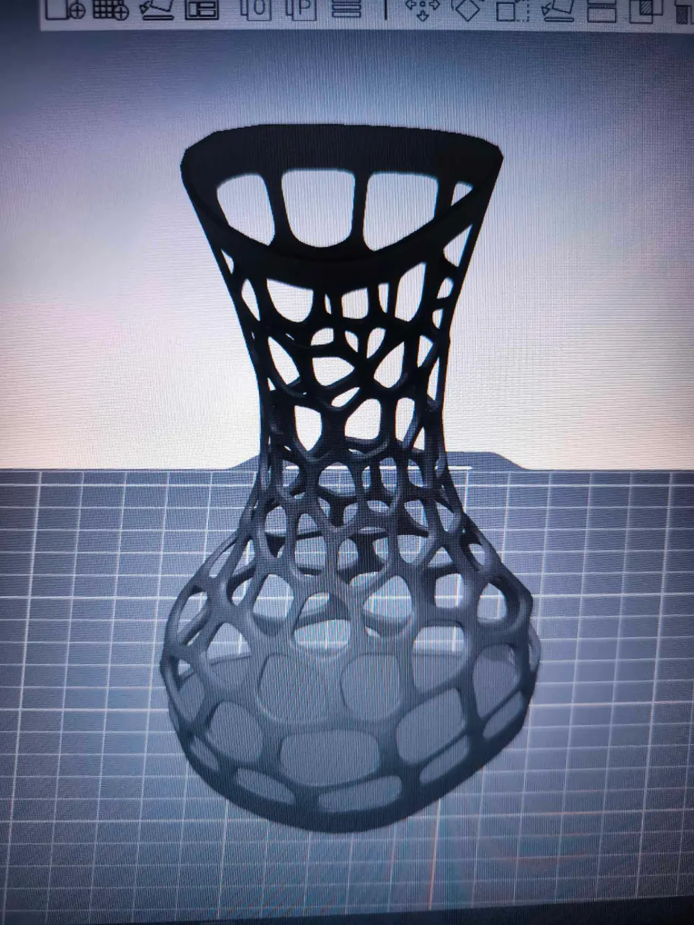 vase voronoi by mikesak29 - MakerWorld