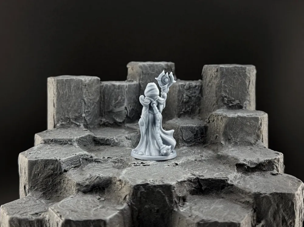 Moon Priest miniature (Supportless - FDM Friendly) by Mizugames ...