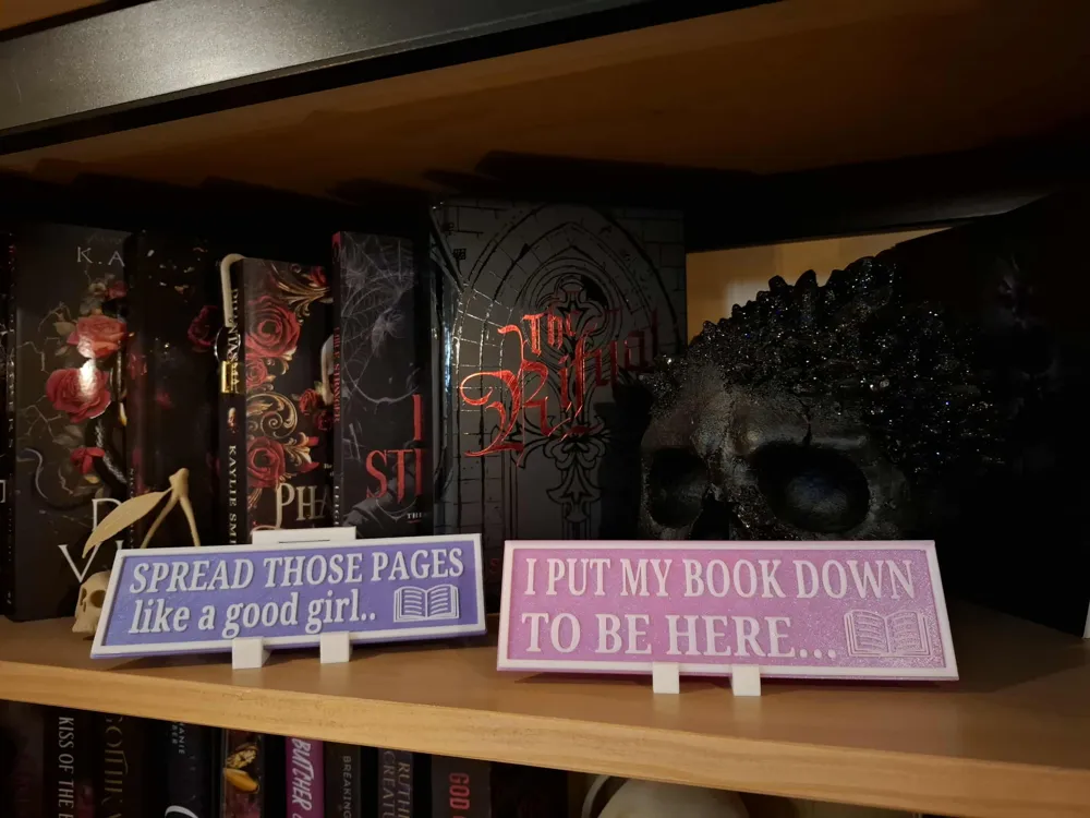 Bookshelf Sign Stand (Mult. Options) - Free 3D Print Model - MakerWorld