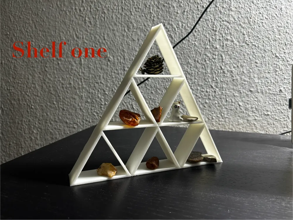 displayshelf Pyramid modern by user_2793867027 - MakerWorld