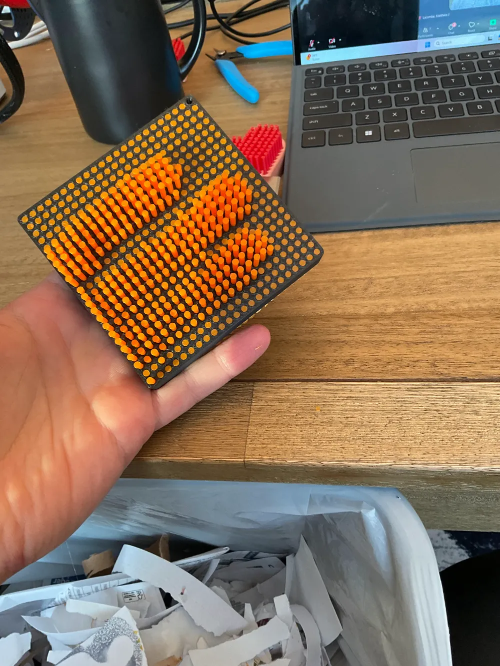 Pin Art Fidget-Medium size (4"x4") - Free 3D Print Model - MakerWorld