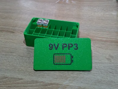 AA AAA C D PP3 Compact Battery Box Magnetic Lid by StampyDriver ...