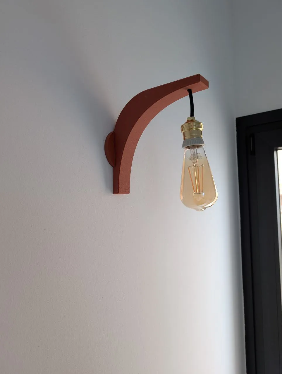 Edison Wall Lamp (vintage bulb) - Free 3D Print Model - MakerWorld