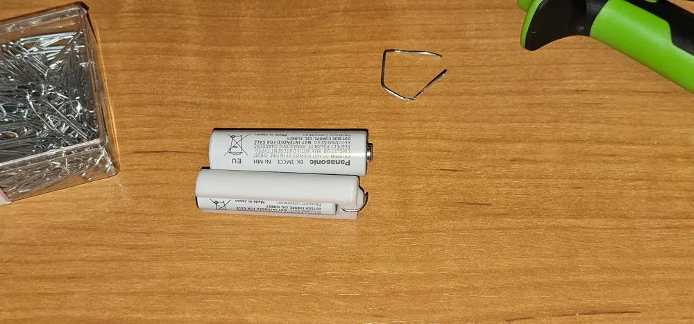 AAA to AA battery adapter by Emashi - MakerWorld