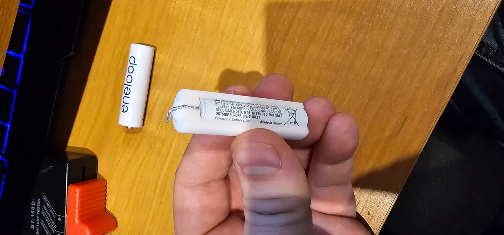 AAA to AA battery adapter by Emashi - MakerWorld