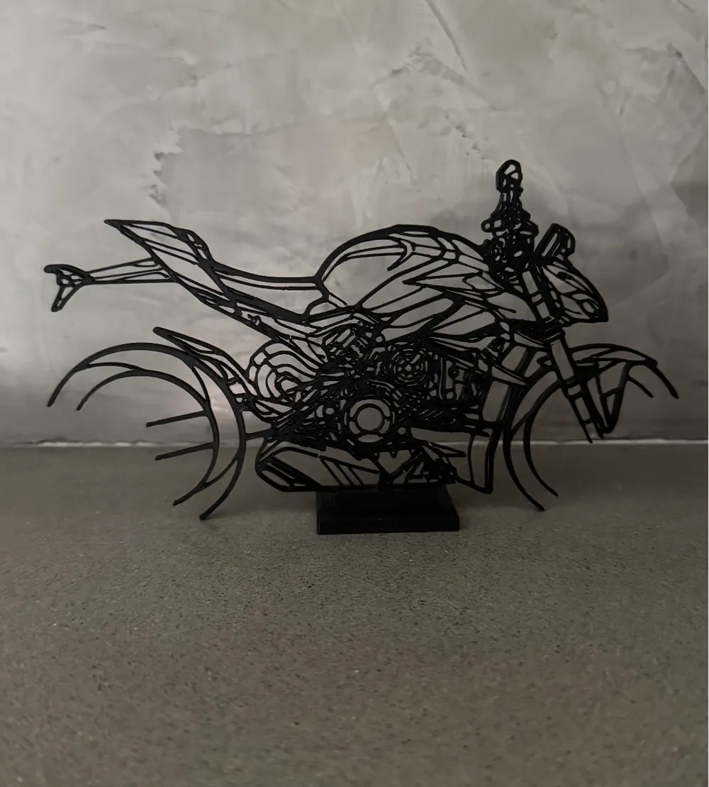 Ducati StreetFighter V4S desk decoration by PolyLab MakerWorld ...