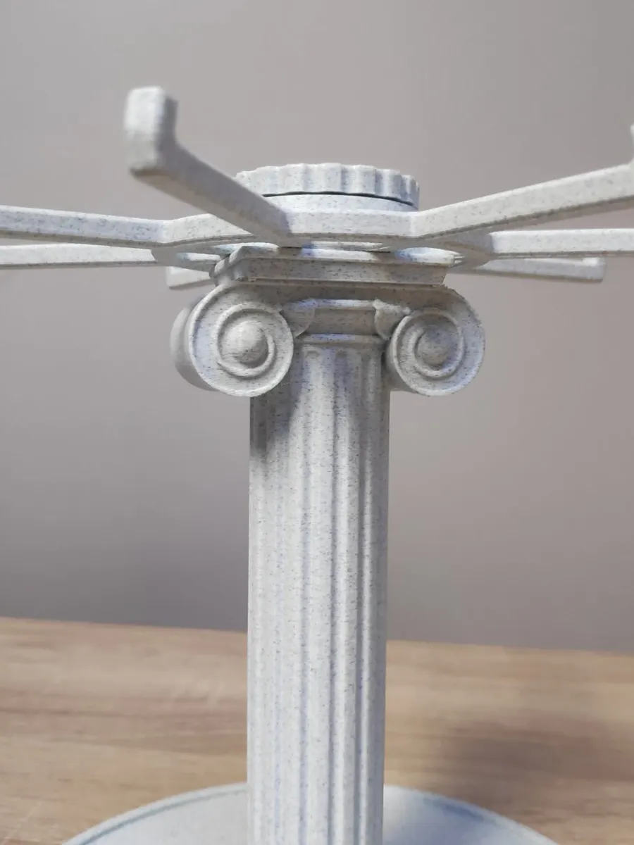 Keychain Stand - Carousel Twist-Snap / Lock - Free 3D Print Model ...