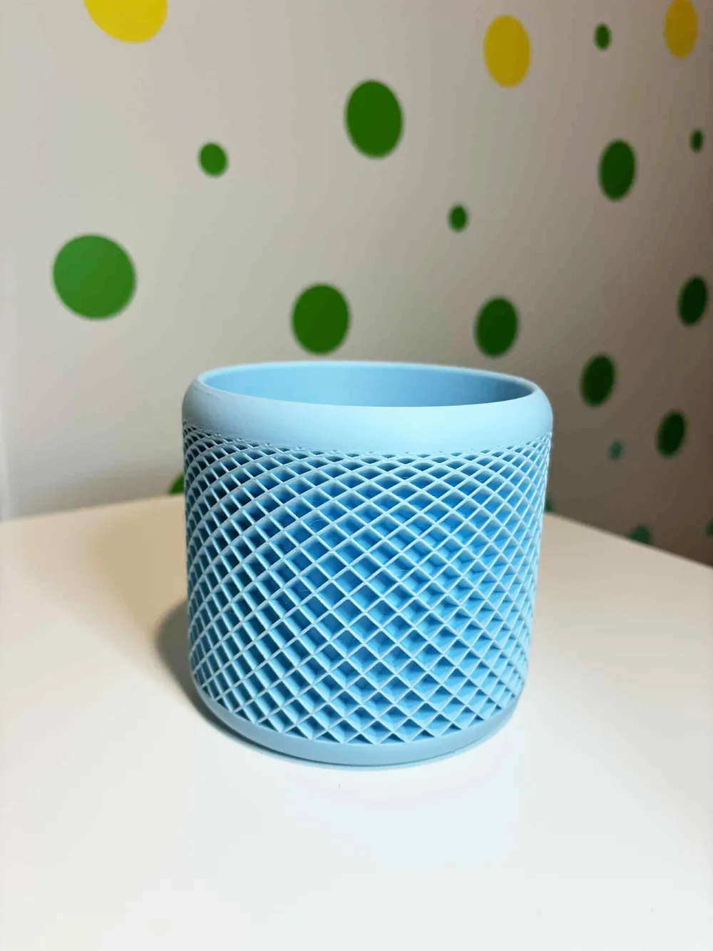 Tall mesh planter (free commercial use) - Free 3D Print Model - MakerWorld