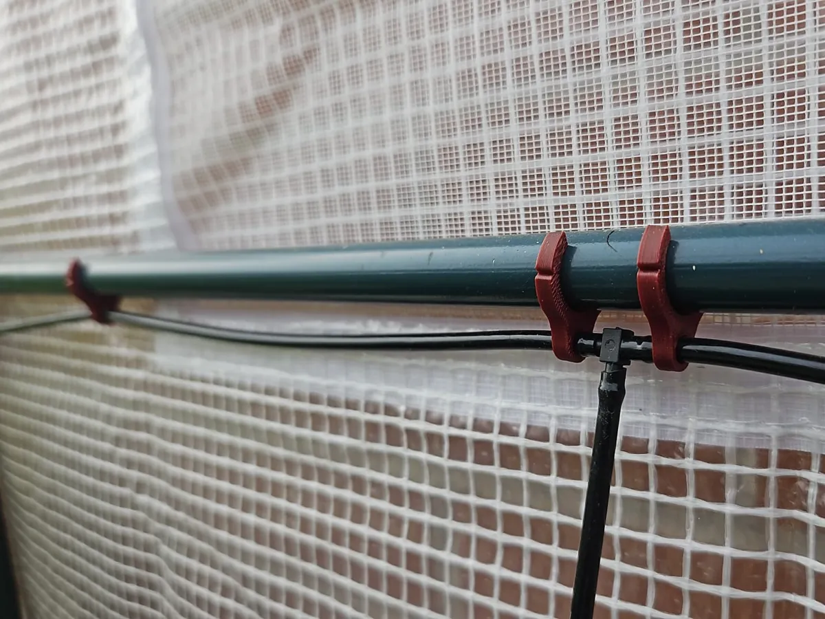 Greenhouse irrigation pipe clips - Free 3D Print Model - MakerWorld