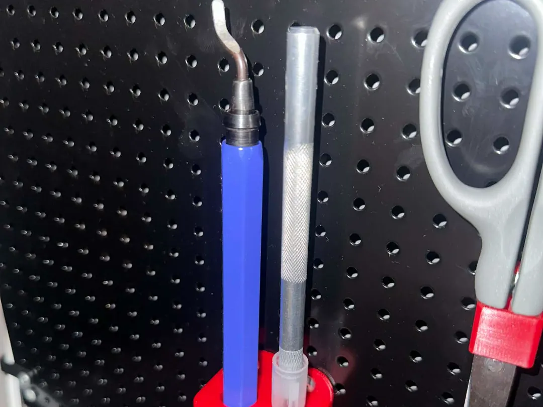 Holder for deburring tool & scalpel! - Free 3D Print Model - MakerWorld