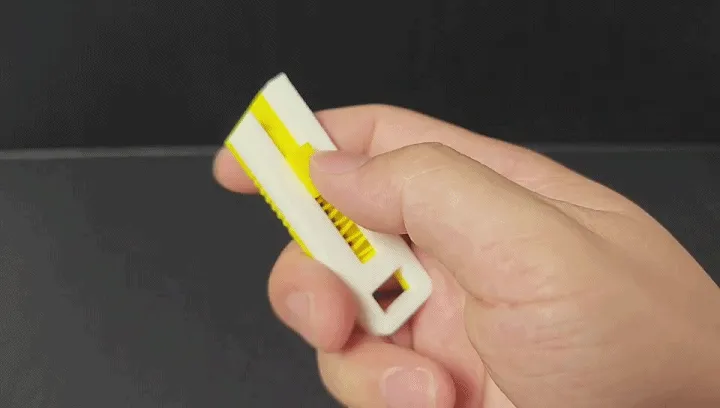 Spring-loaded retractable utility knife, box cutter (only 8 grams ...