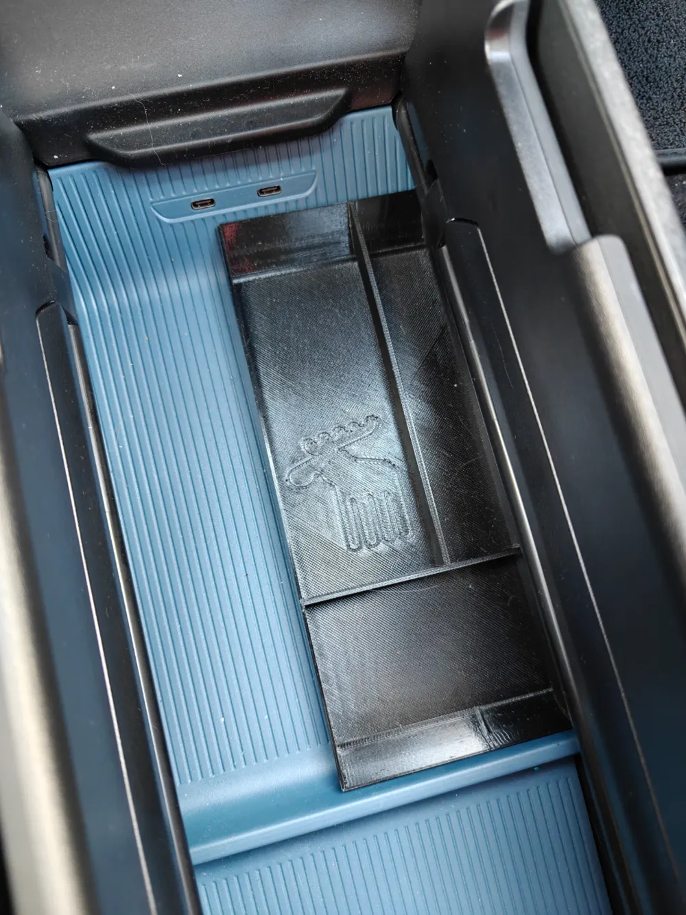 Volvo EX30 center console organizer Remixed by Melvin - MakerWorld