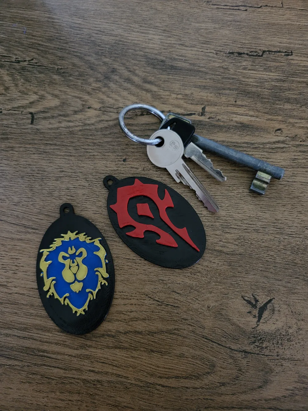 Horde and Alliance Keychain by IksYpsilon - MakerWorld