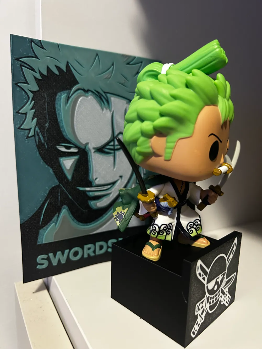 Stand funko pop One Piece Zoro by Skiok97 MakerWorld: Download Free 3D ...
