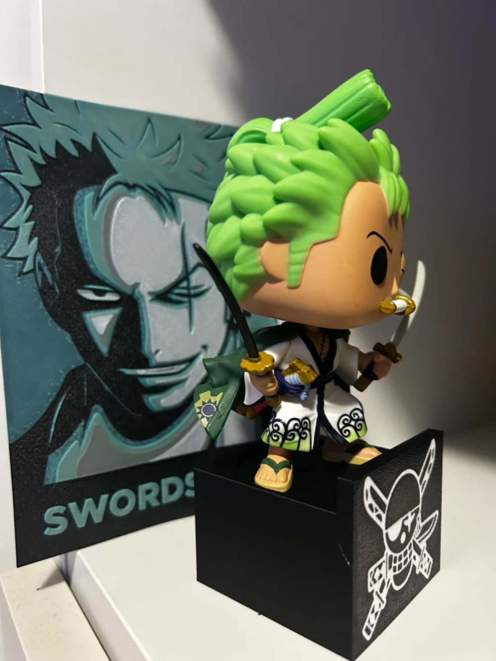 Stand funko pop One Piece Zoro by Skiok97 MakerWorld: Download Free 3D ...