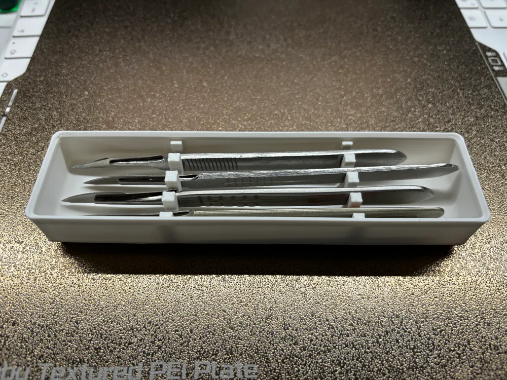 Gridfinity Scalpel-box 1x4x3 Remixed by HenkFunR - MakerWorld